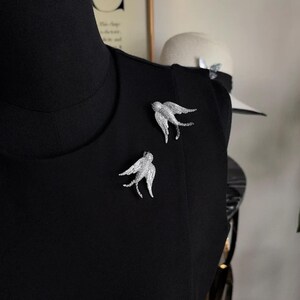 Elegant Crystal Bird Brooch Pin, Sparkling Zircon Swallow Brooch, Small Animal Jewelry for Women ...