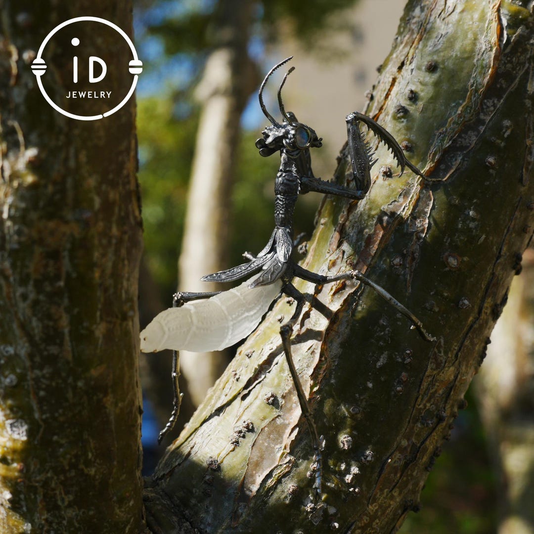 Gothic Praying Mantis Figurine in 925 Silver With White Crystal and ...