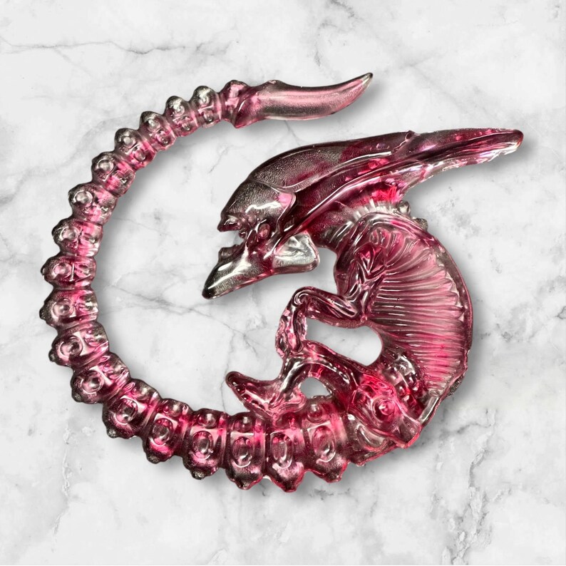 Xenomorph Resin Figurine - Etsy