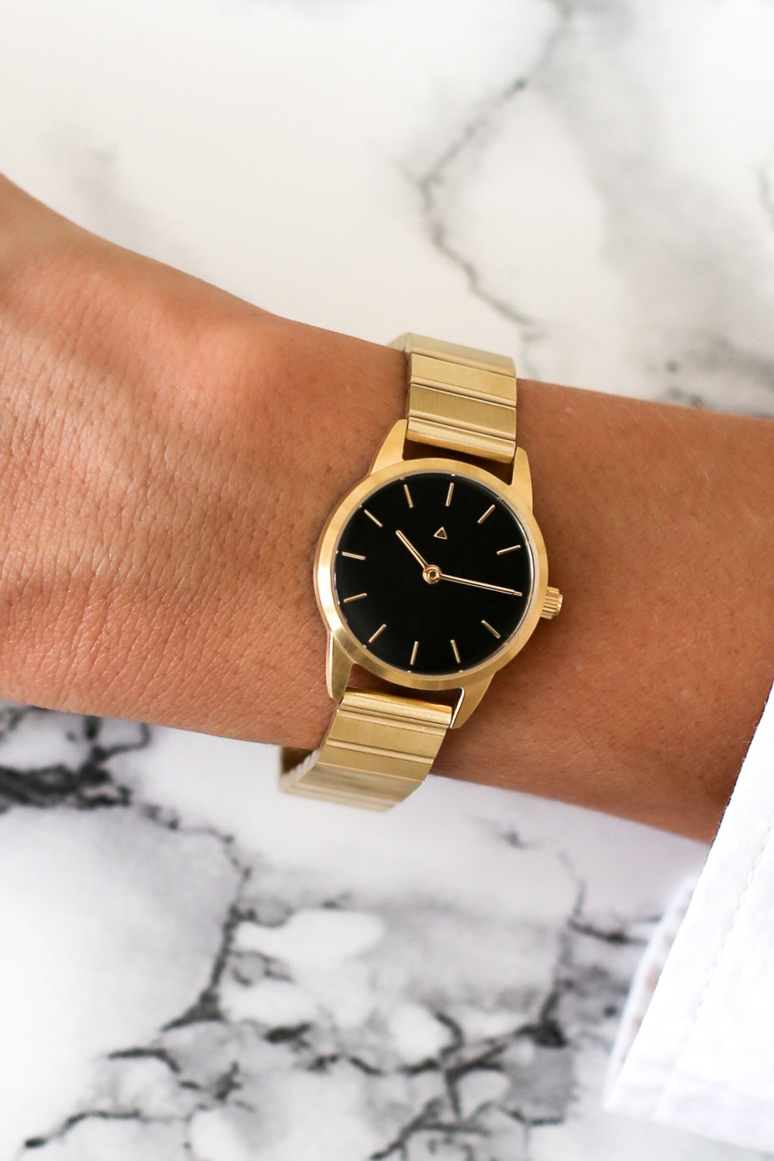 25 Mm Watch With Golden Strap Classic Women's Wrist | Etsy