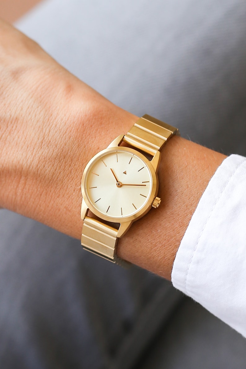 25 Mm Watch With Golden Strap Classic Women's Wrist | Etsy