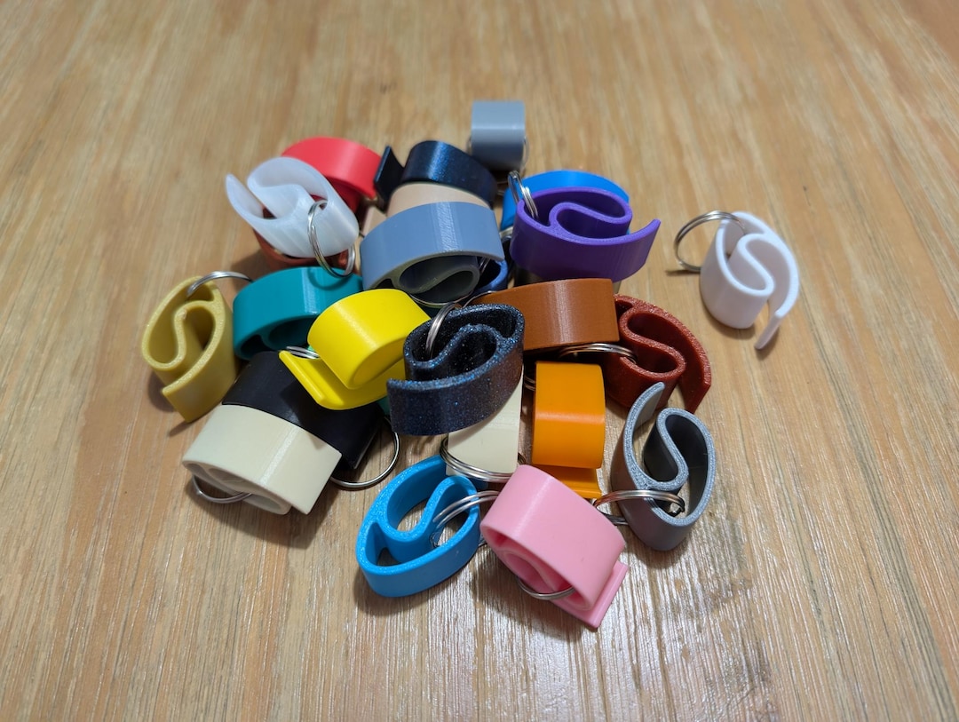 Ultimate Frisbee Disc Clip - Backpack and Key Ring Attachment ...