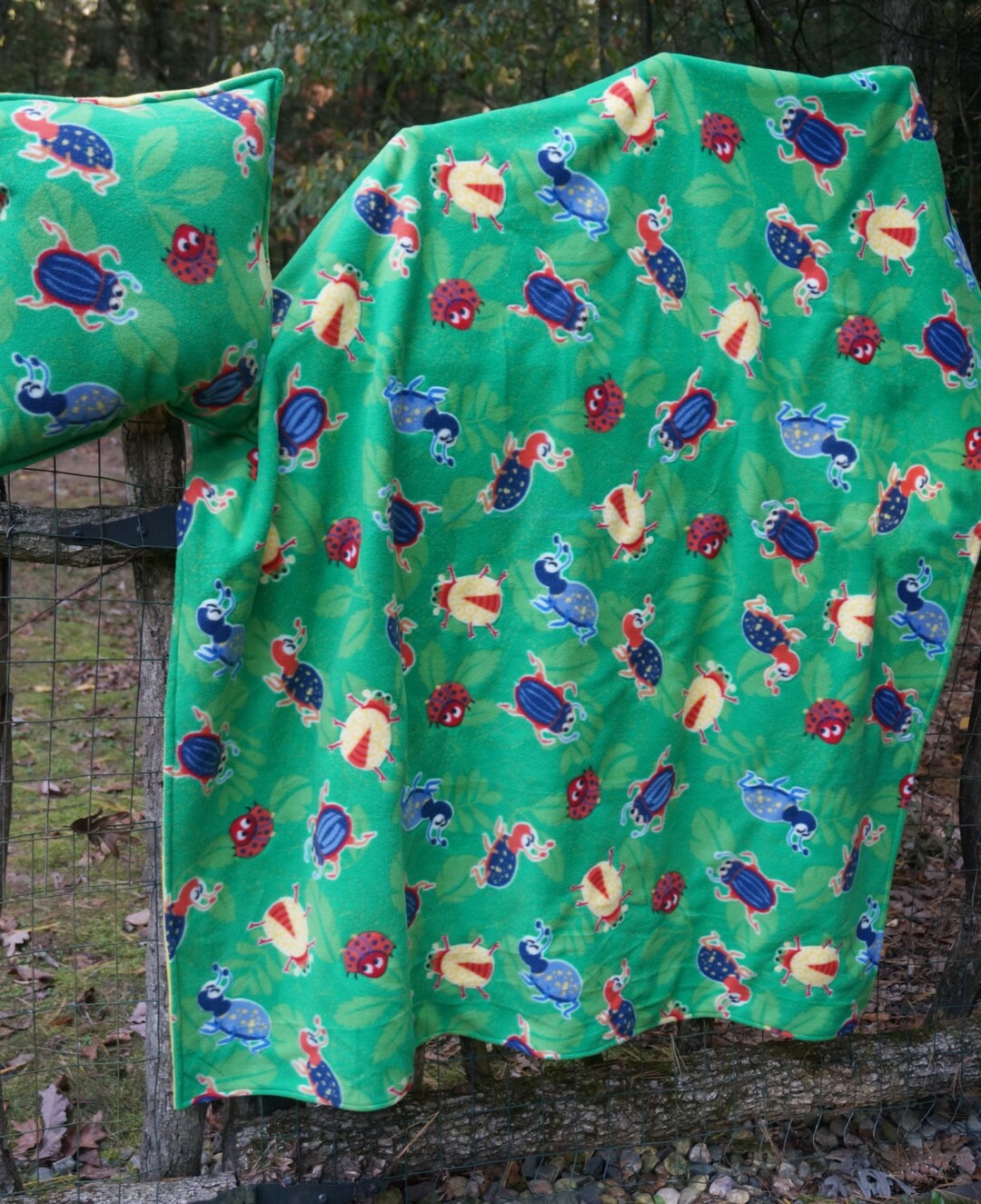 CLEARANCE!! 2 Piece Quilted Bugs Quilted Double Layer Fleece Blanket ...