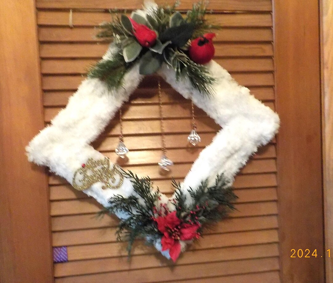 Christmas Adorable White Faux Fur Square Wreath W/ Cardinal and Pine ...