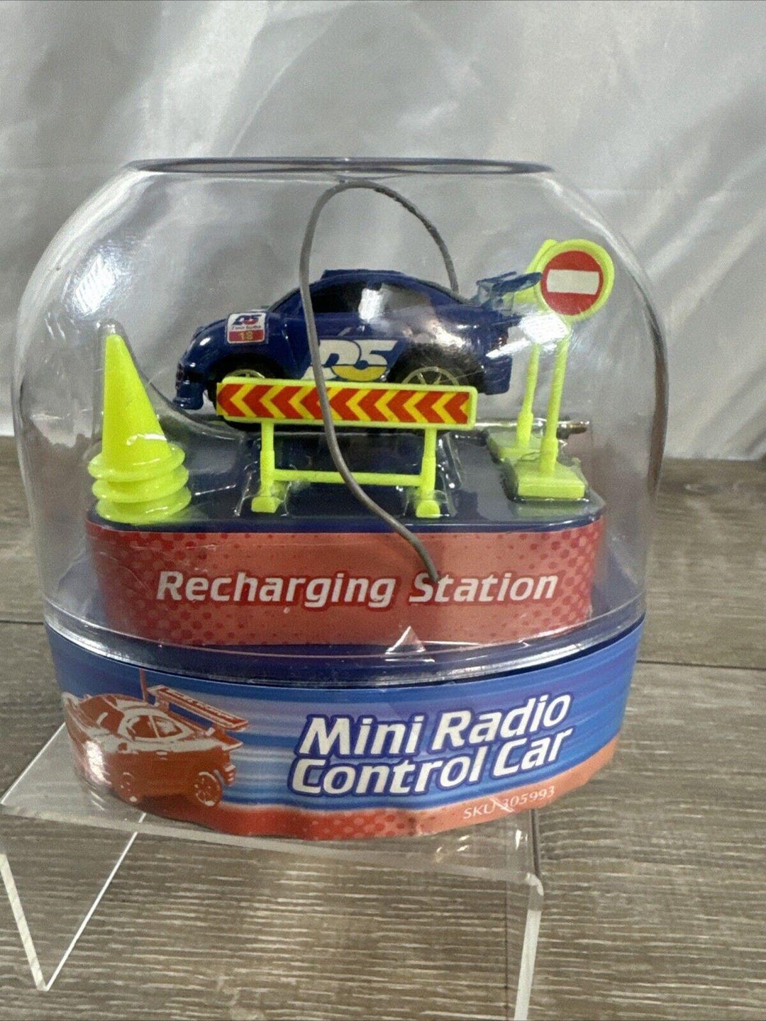 R/C Mini Car Mini Radio Controlled Car With Charging Station, and ...