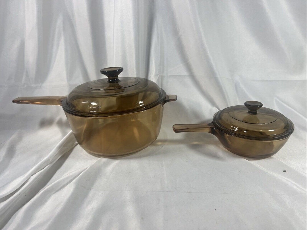 Two Vintage Pyrex Visions Corning Amber Glass Pots With Lids 2.5L and 0 ...