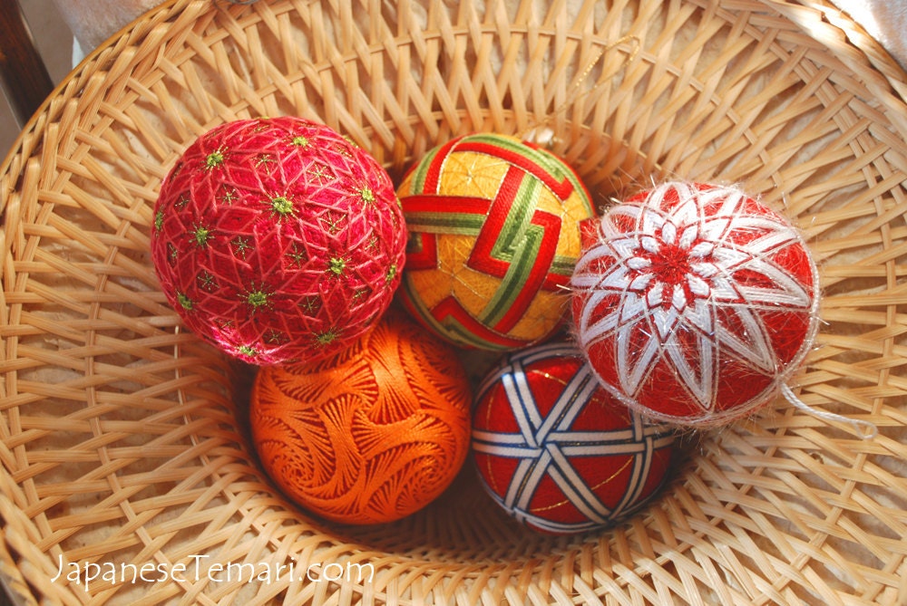 PATTERN White Christmas Japanese Temari Ornament by Barbara B. Suess - Etsy