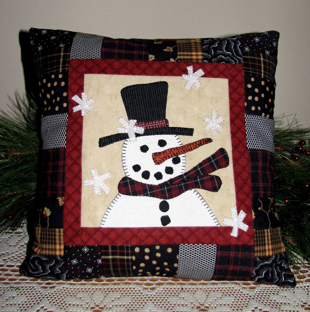 Winter Christmas FROSTY SNOWMAN Pillow Pattern by Heartfelt Finds - Etsy