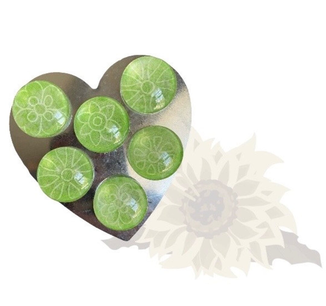 Magnets - Green Daisy Floral Round Glass Magnet, Refrigerator Magnets ...