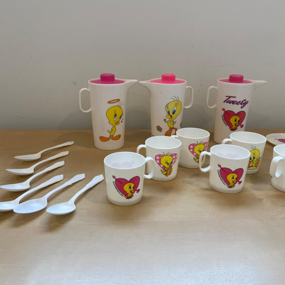 Vintage Warner Bros Tweety Bird Plastic Toy Tea Dish Set Plates Cups ...