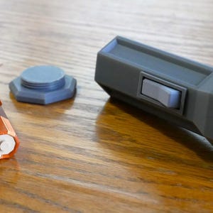 Roblox Doors Inspired Flashlight With Clicking Switch and Batteries ...