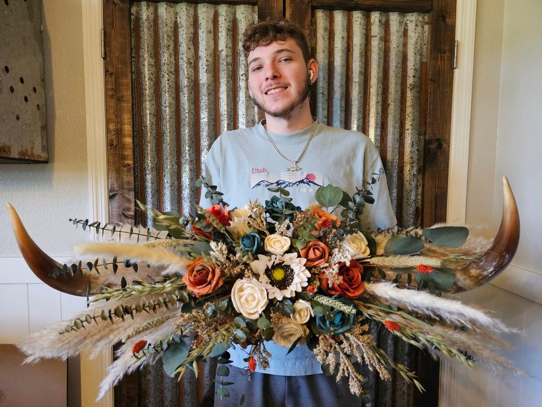 Custom Bull Horn Centerpiece: Farmhouse Floral Decor - Etsy