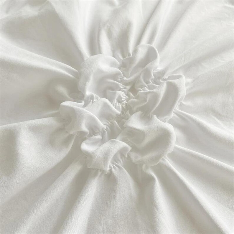 White Vintage-inspired Comforter Set With Elastic Ruched 3D Floral ...