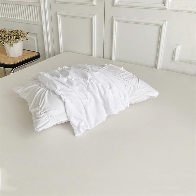 White Vintage-inspired Comforter Set With Elastic Ruched 3D Floral ...