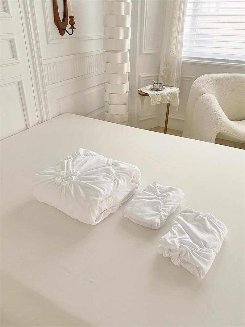 White Vintage-inspired Comforter Set With Elastic Ruched 3D Floral ...