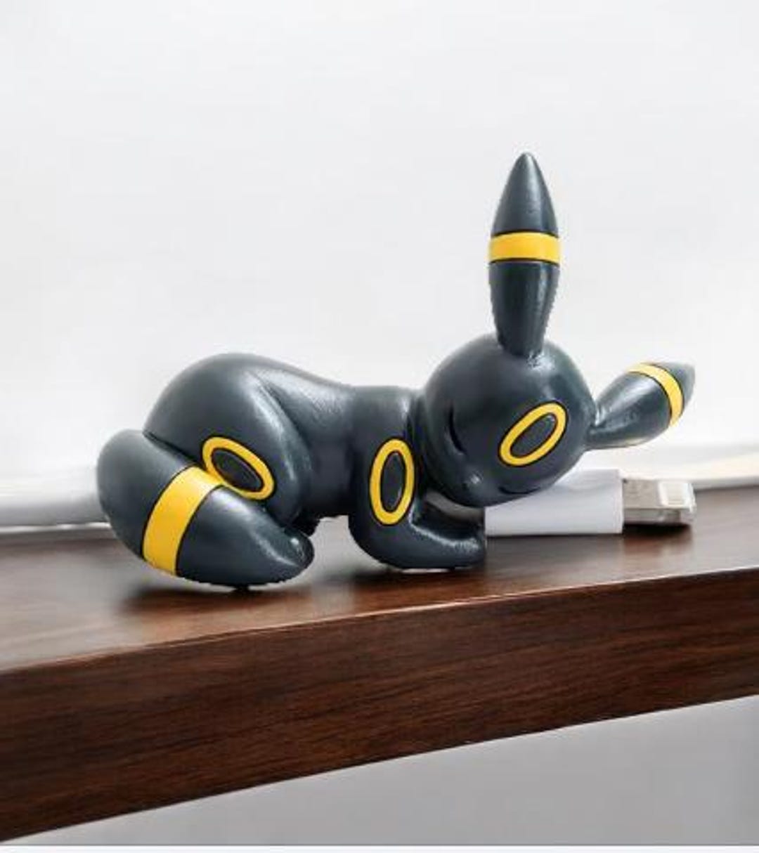 Umbreon Charging Figure - Etsy