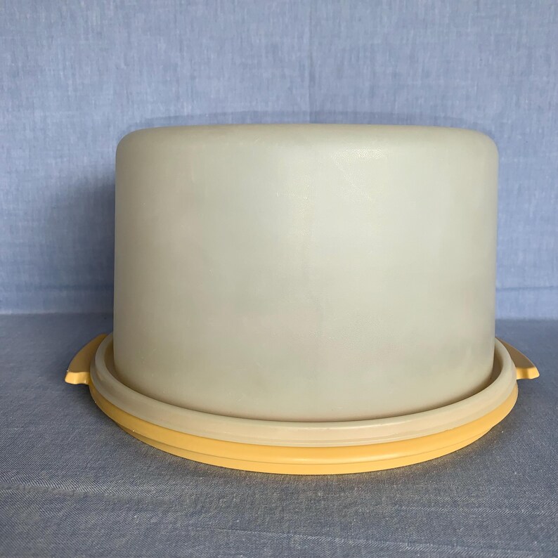 Vintage Tupperware Harvest Gold Cake Taker - Etsy