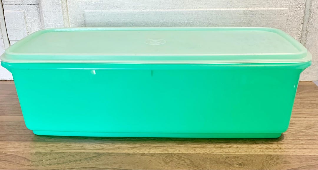 Vintage Tupperware Bread Keeper - Etsy