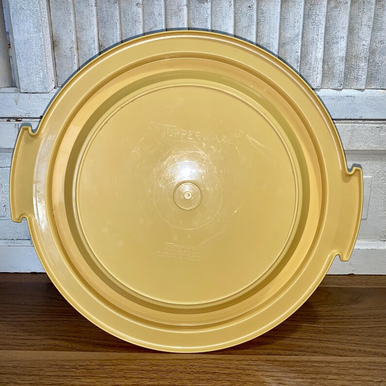 Vintage Tupperware Harvest Gold Pie Keeper - Etsy