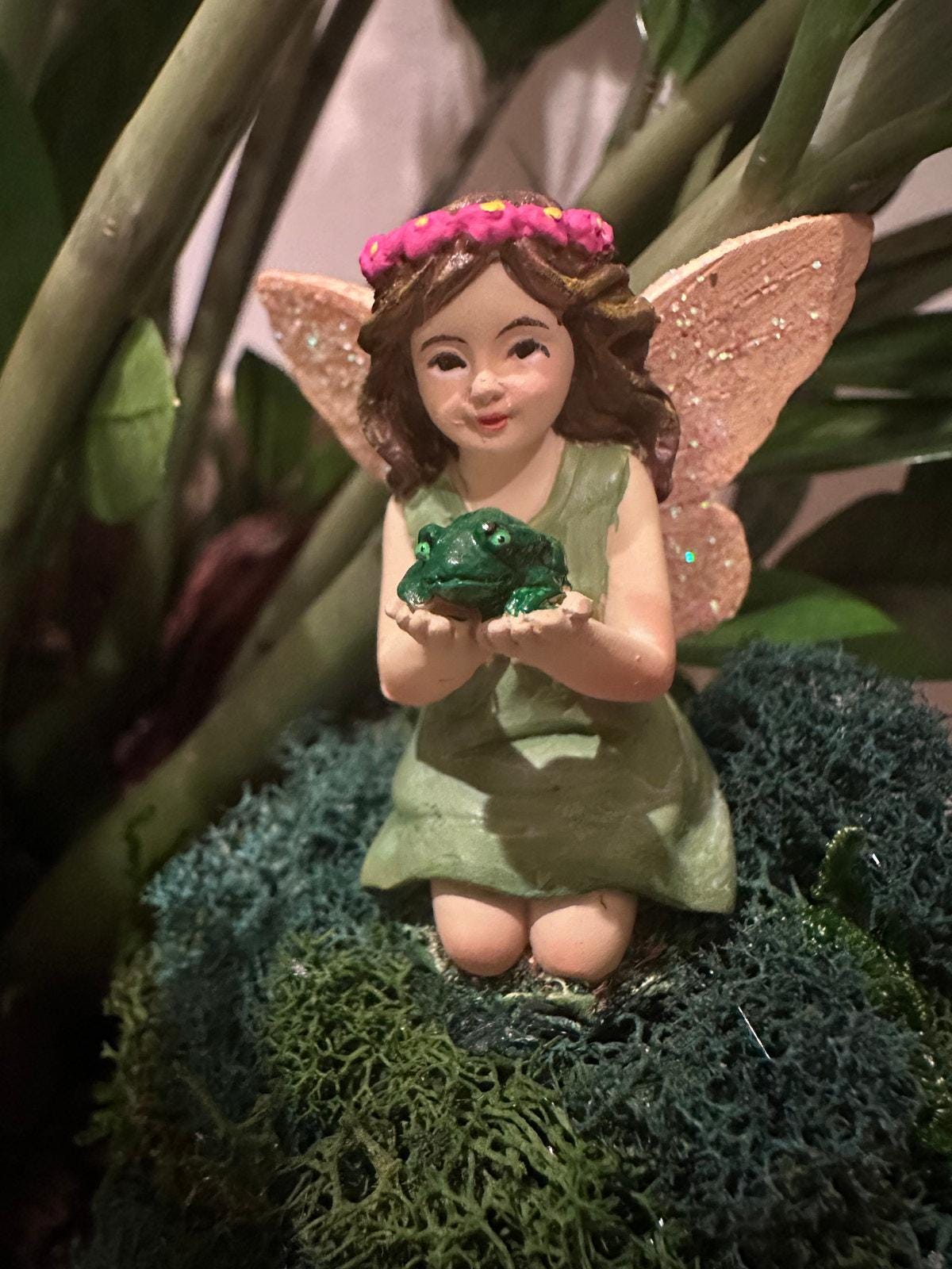 Fairy Display Glass Orb Magic Ball Pillywiggin Goblins Fantasy Art Moss ...