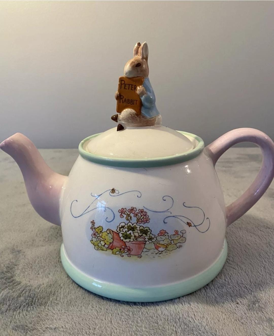 Beatrix Potter Peter Rabbit Teapot W/lid 2002 Teleflora Gift Ceramic 7. ...