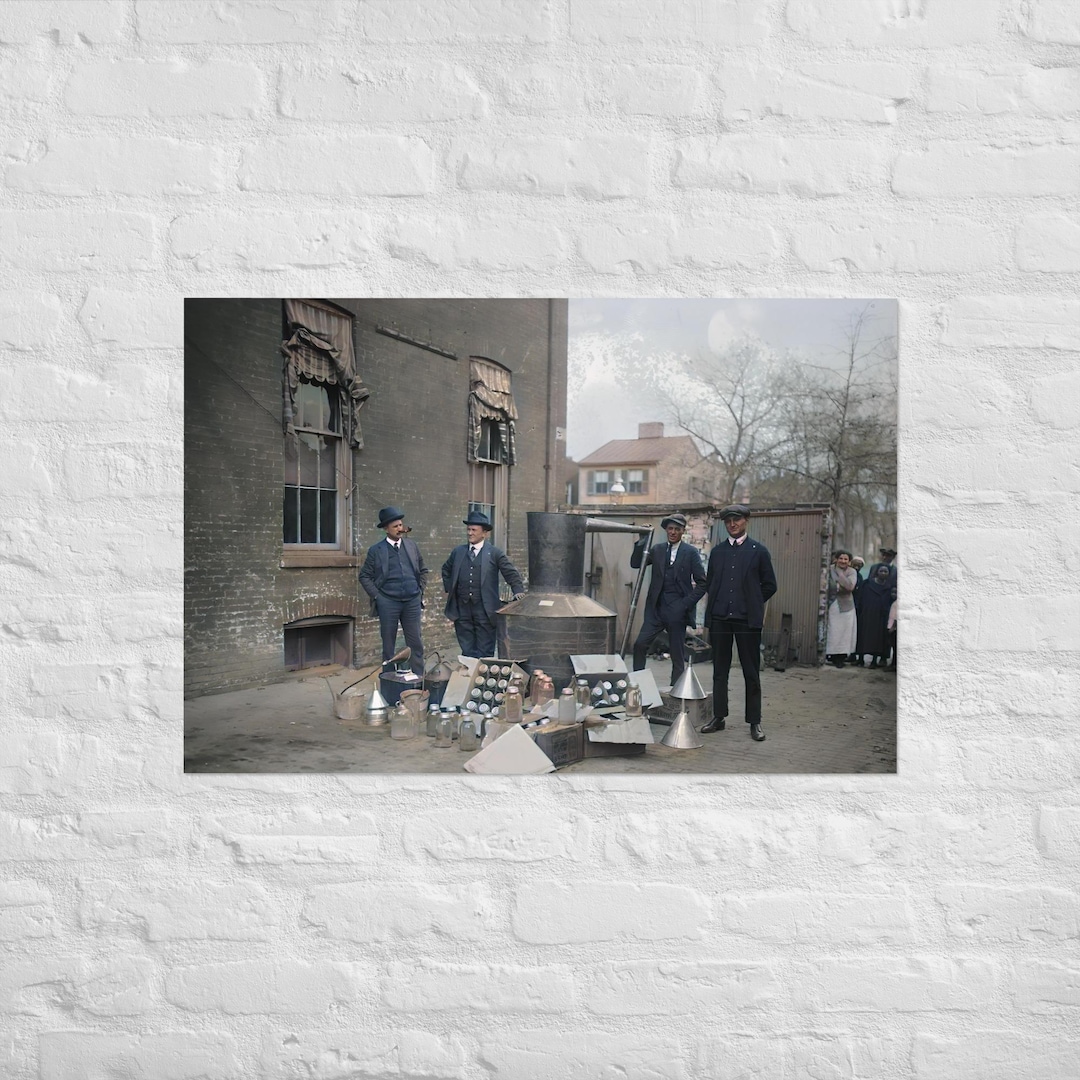 Prohibition Bust 1920s Photo Bootlegging & Whiskey Speakeasy Al Capone ...