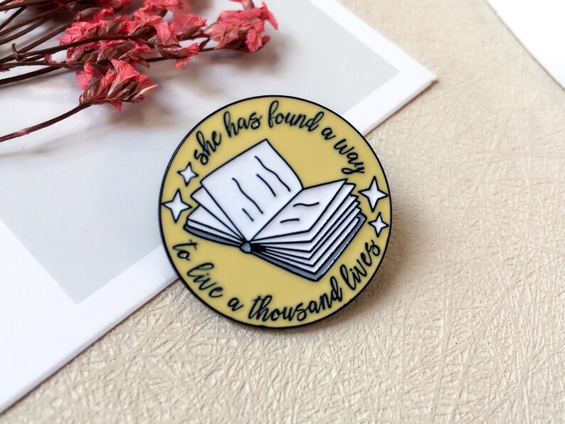 Book Lovers Enamel Pin / Bookworm Pin Badge / Lapel Pin / Collar Pin ...