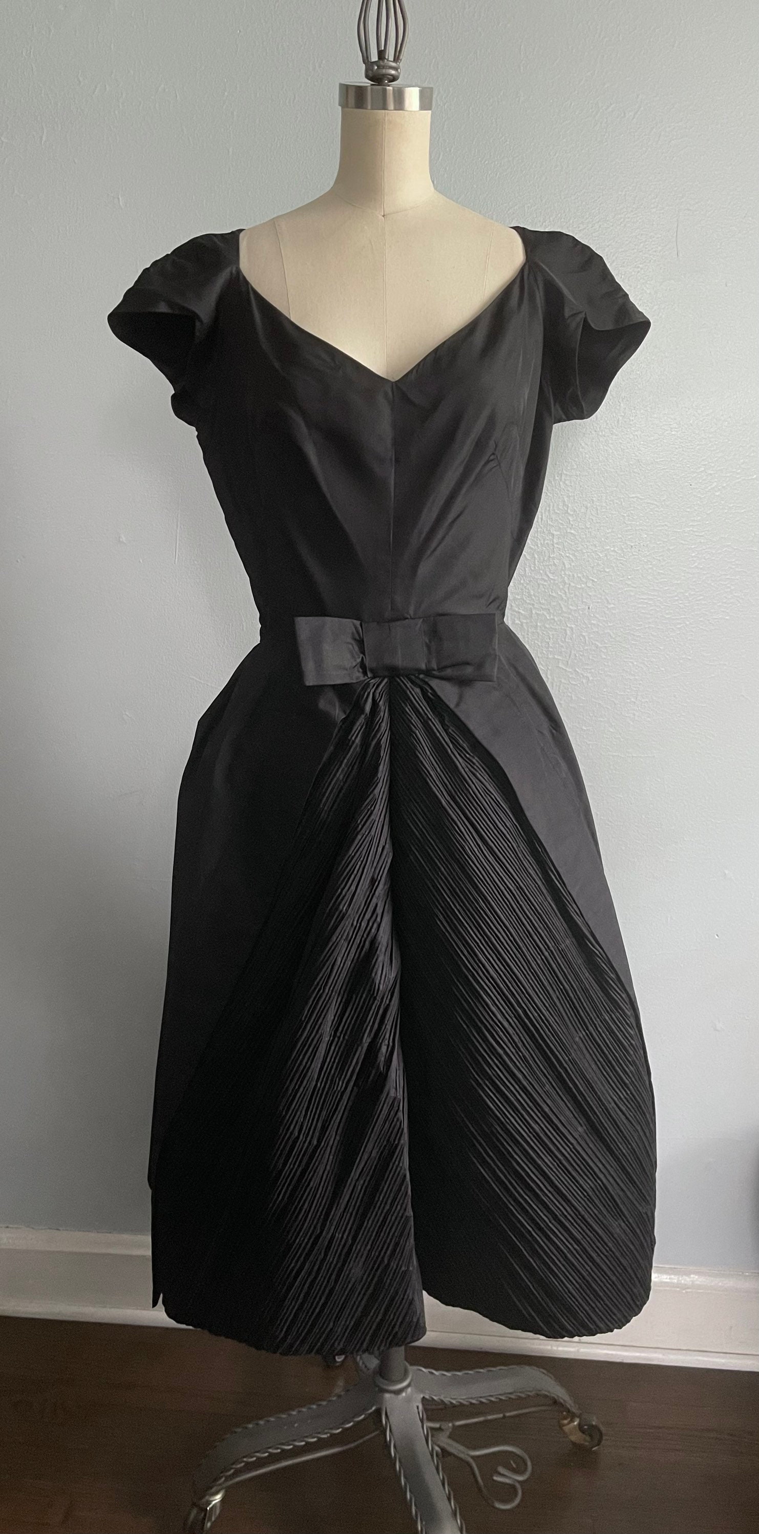 Knockout Late 1950s 50s Early 1960s 60s Silk Party Dress Tiny 23” Waist ...
