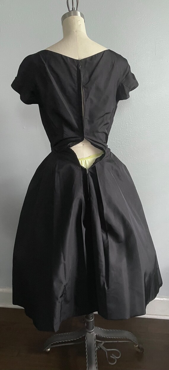 Knockout Late 1950s 50s Early 1960s 60s Silk Party Dr… - Gem