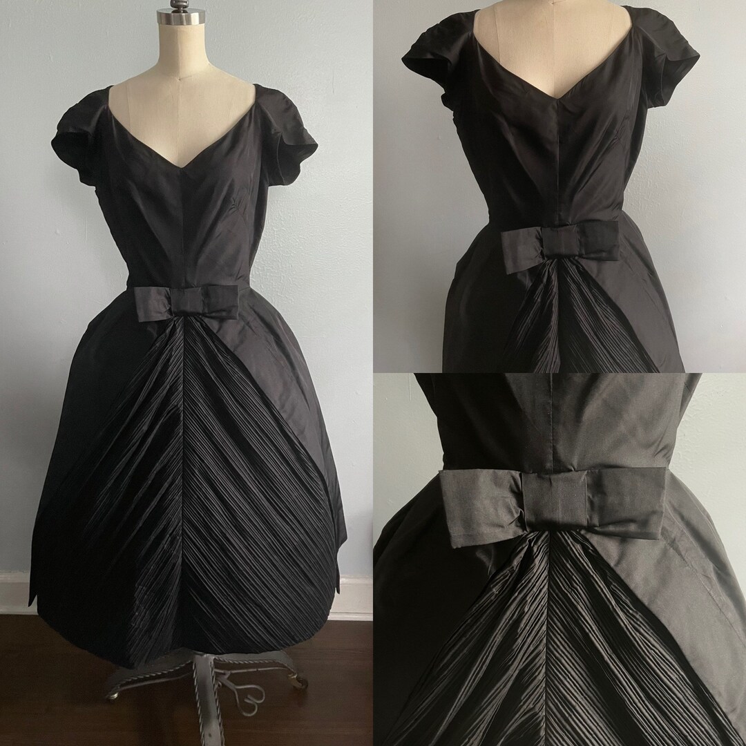 Knockout Late 1950s 50s Early 1960s 60s Silk Party Dress Tiny 23” Waist ...
