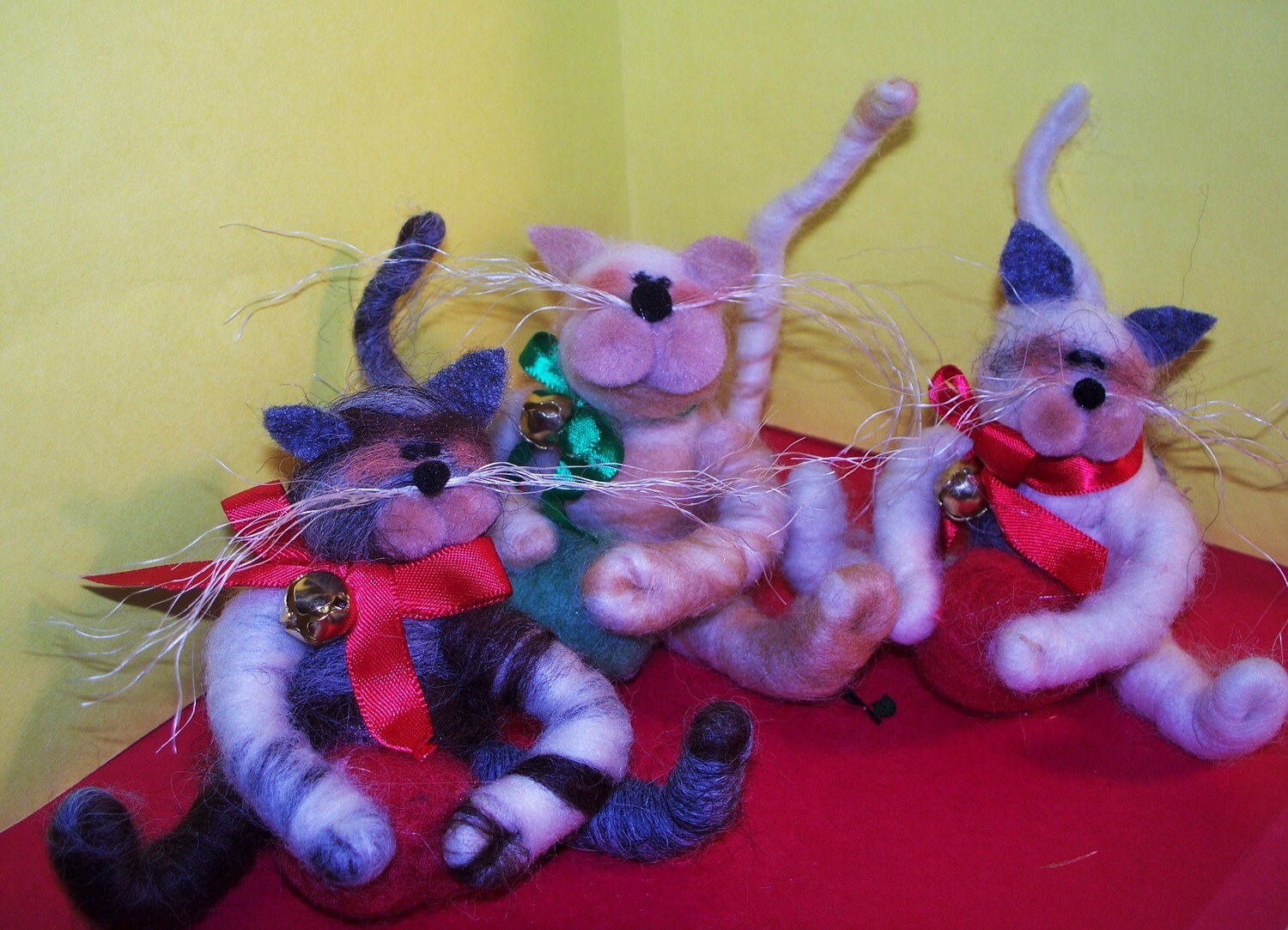 Wool Kitten with Ball of Wool Felted Wool Ornament | Etsy