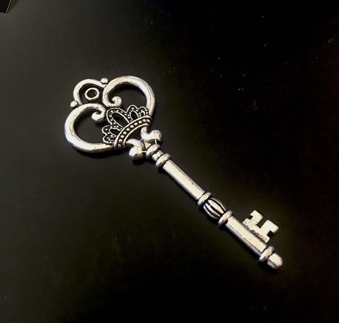 Huge Skeleton Key Charm Antique Silver Pewter Pendant 85mm p406 - Etsy