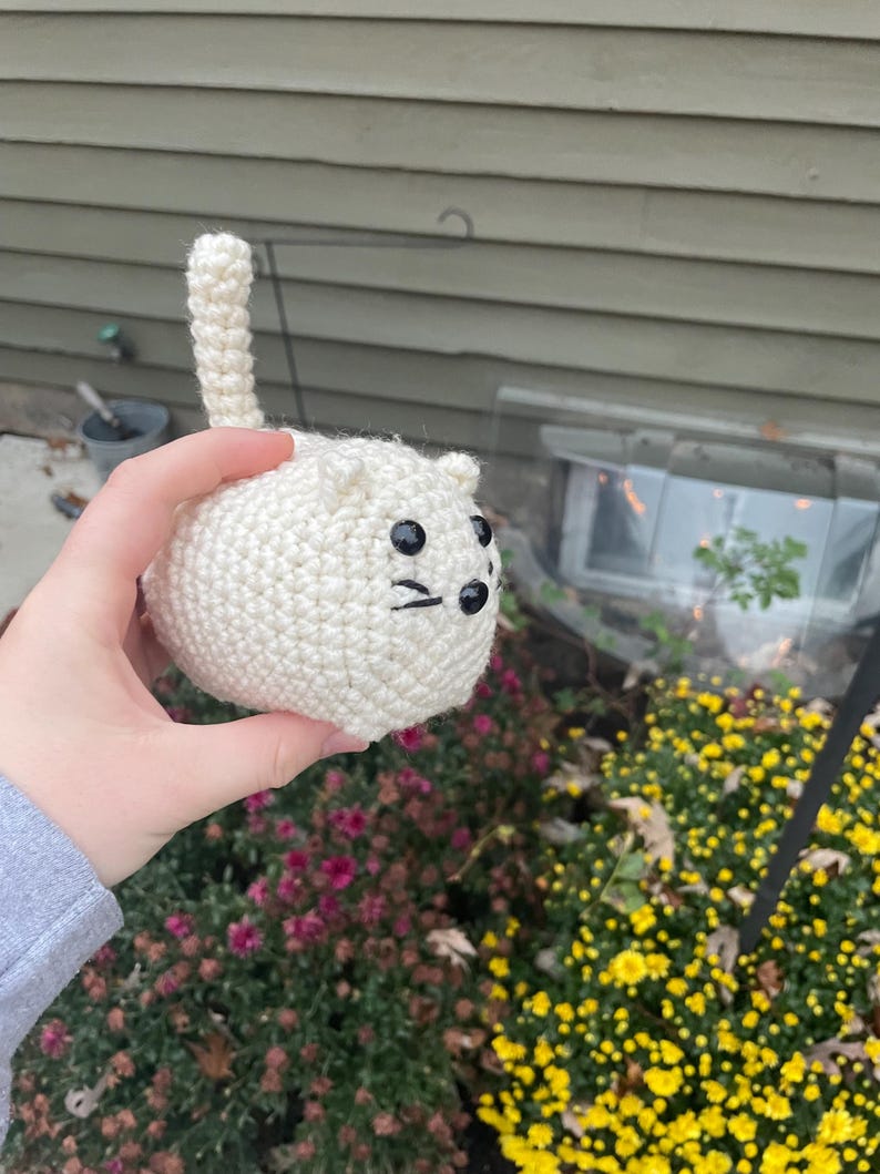 Small Loaf Cat - Etsy