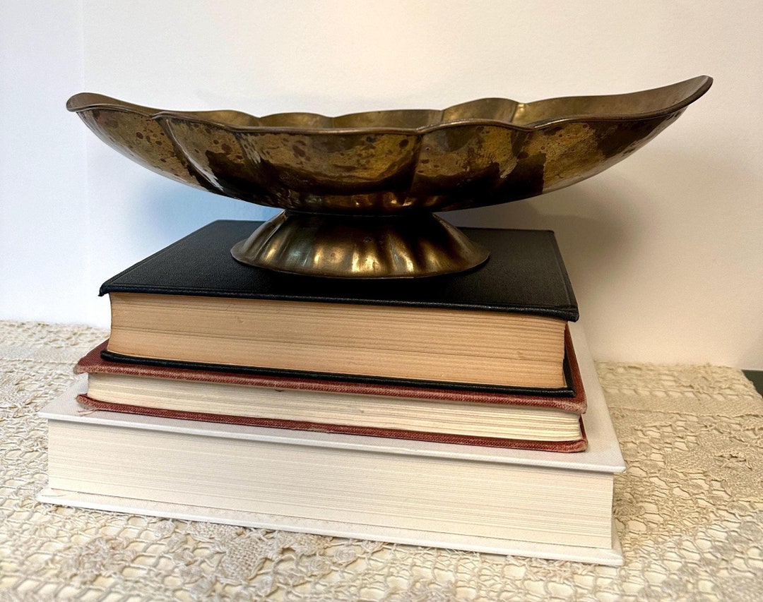 Vintage Hammered Brass Pedestal Bowl - Etsy Vintage Hammered Brass Pedestal Bowl - Etsy