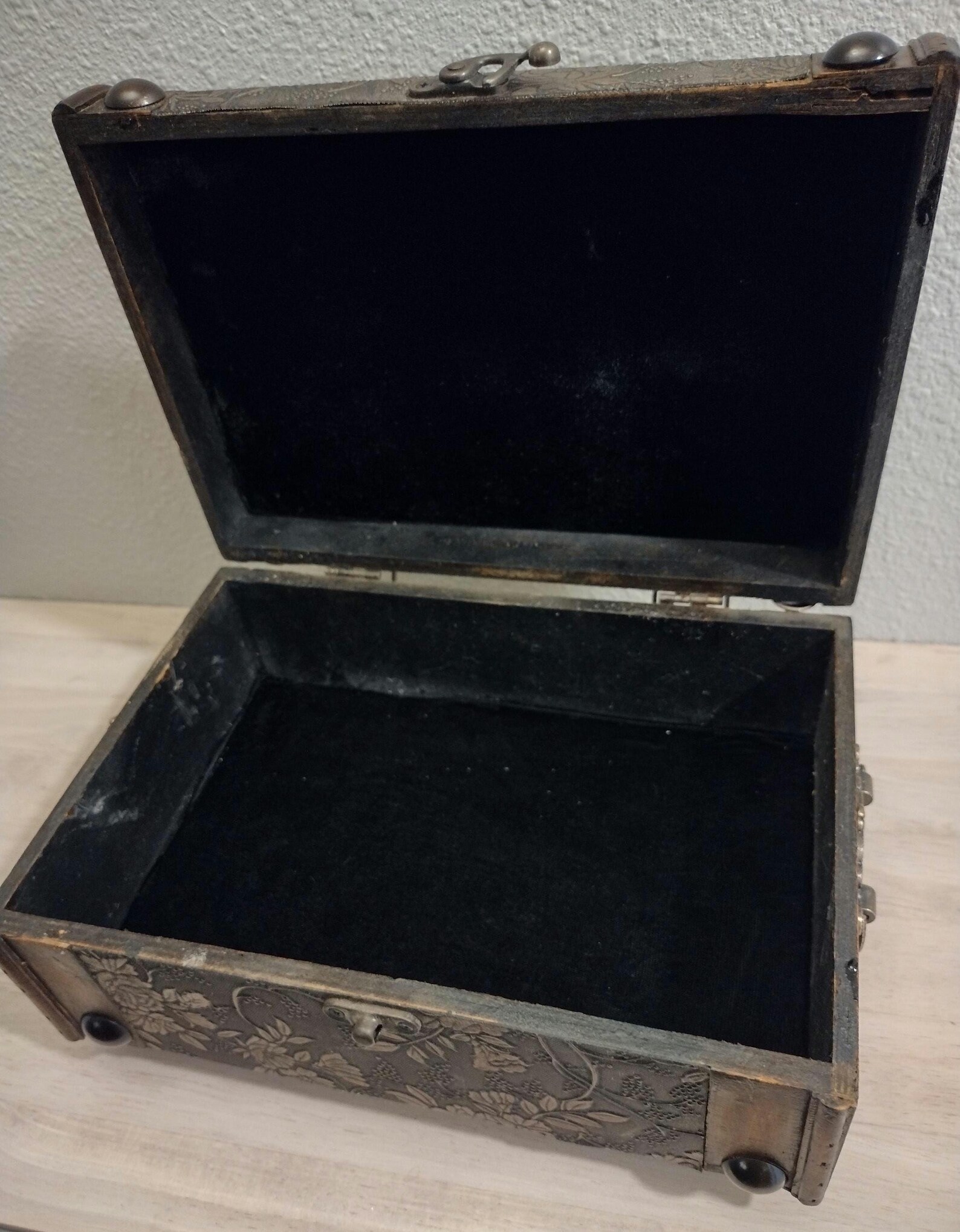 Rustic Treasure Box for Styling and Storage Vintage Velvet Lined Retro ...