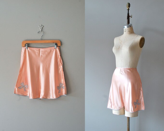 30s Tap Pants / 1930s Lingerie / Bitty Bow Tap Pants - Etsy