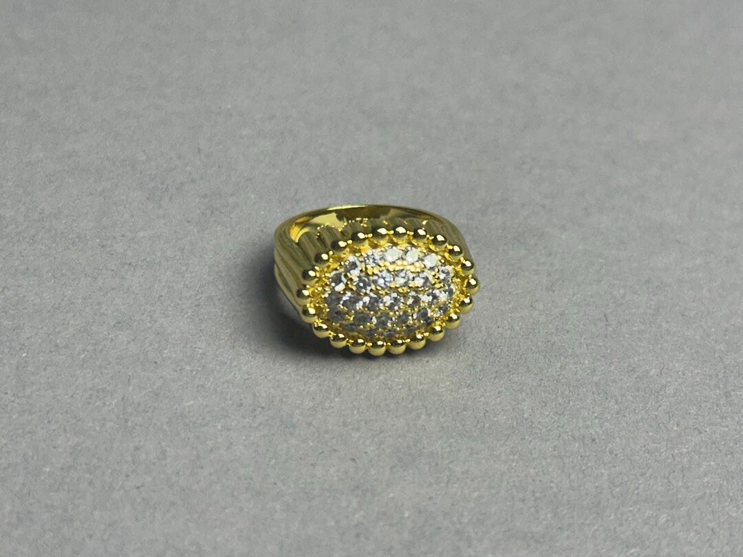 Fashionable Van Cleef & Arpels 18k Gold Round Crystal Swanky Ring - Etsy