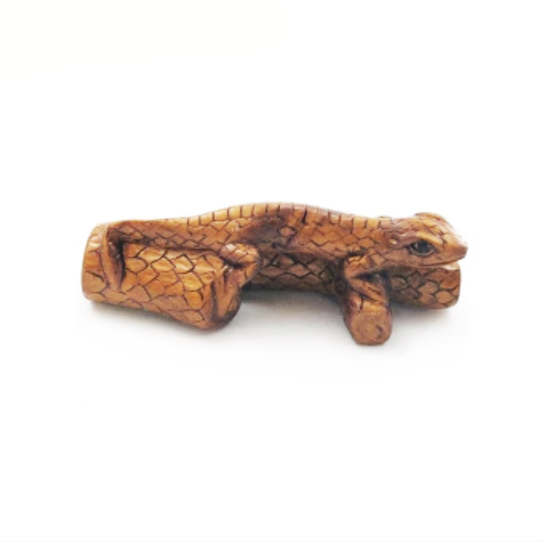 Lizard on a Branch Japanese Hand-carved Boxwood Netsuke Bead - Etsy