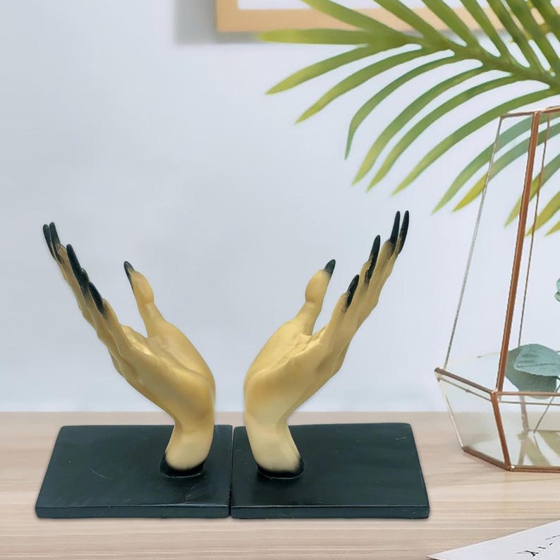 Witch's Hand Horror Creative Bookends Bookshelf Ornaments, Furniture ...