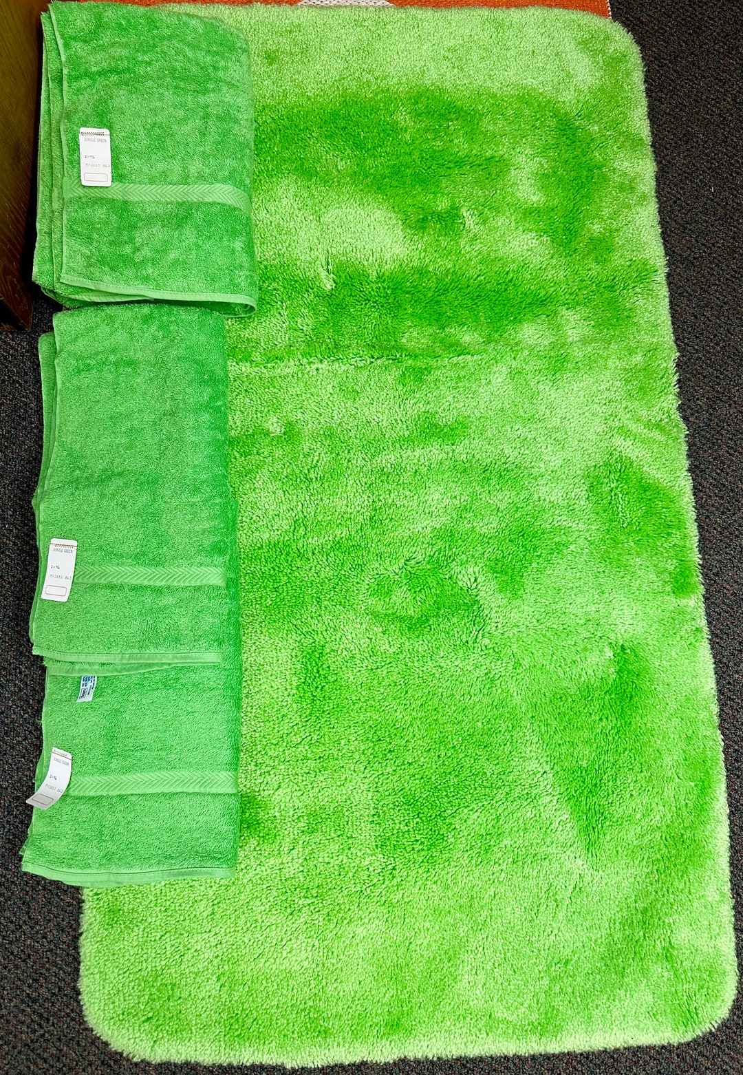 Sears Roebuck Jungle Green NOS Bright Lime Green Bath Rug 48x27 Bath ...