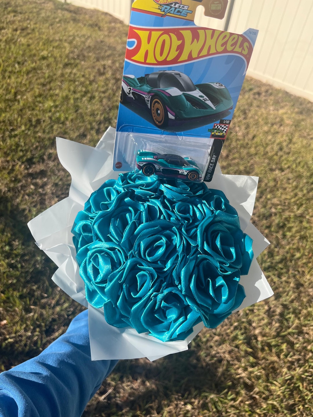 Hot Wheels Eternal Ribbon Rose Bouquet| 15 Count| Bouquet for Him| Hot ...