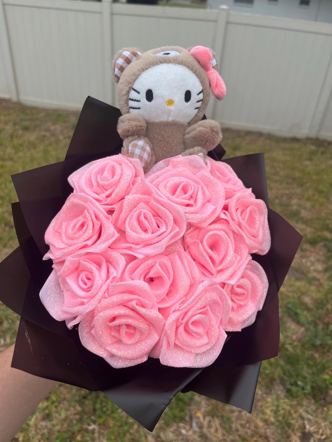 Hello Kitty Pink Glitter Eternal Flowers| 12 Count With Hello Kitty ...