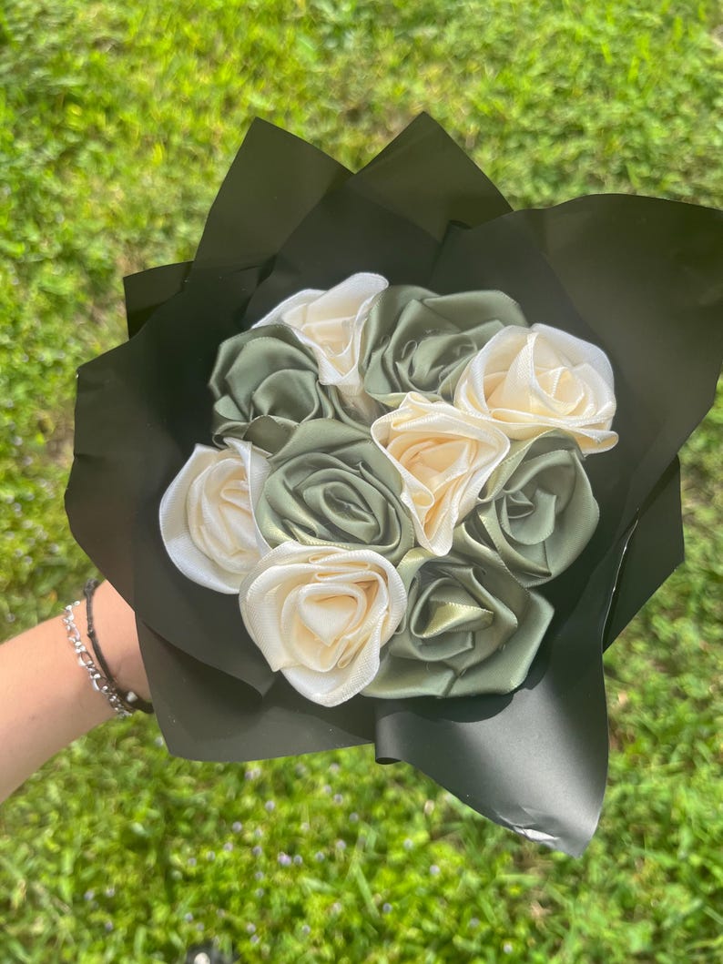 MINI Bouquets 5 to 8 Count Bouquet Arrangements Ribbon Ramos Eternal ...