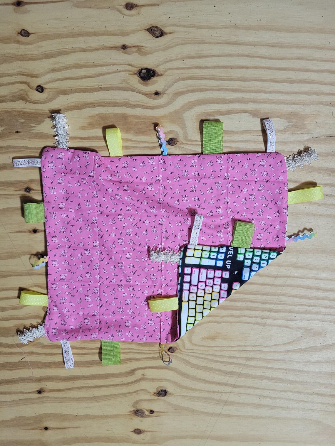 Soft Baby Sensory Tag Blanket - Etsy