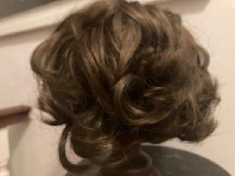 Vidal Sassoon Vintage (c. Late 60s to Mid 70s) Short Brown Suzy Wig in ...