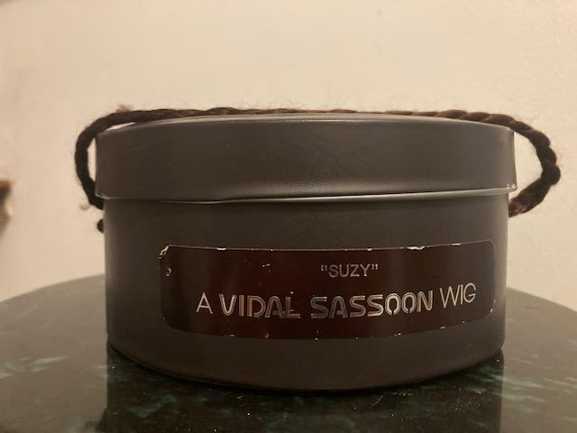Vidal Sassoon Vintage (c. Late 60s to Mid 70s) Short Brown Suzy Wig in ...