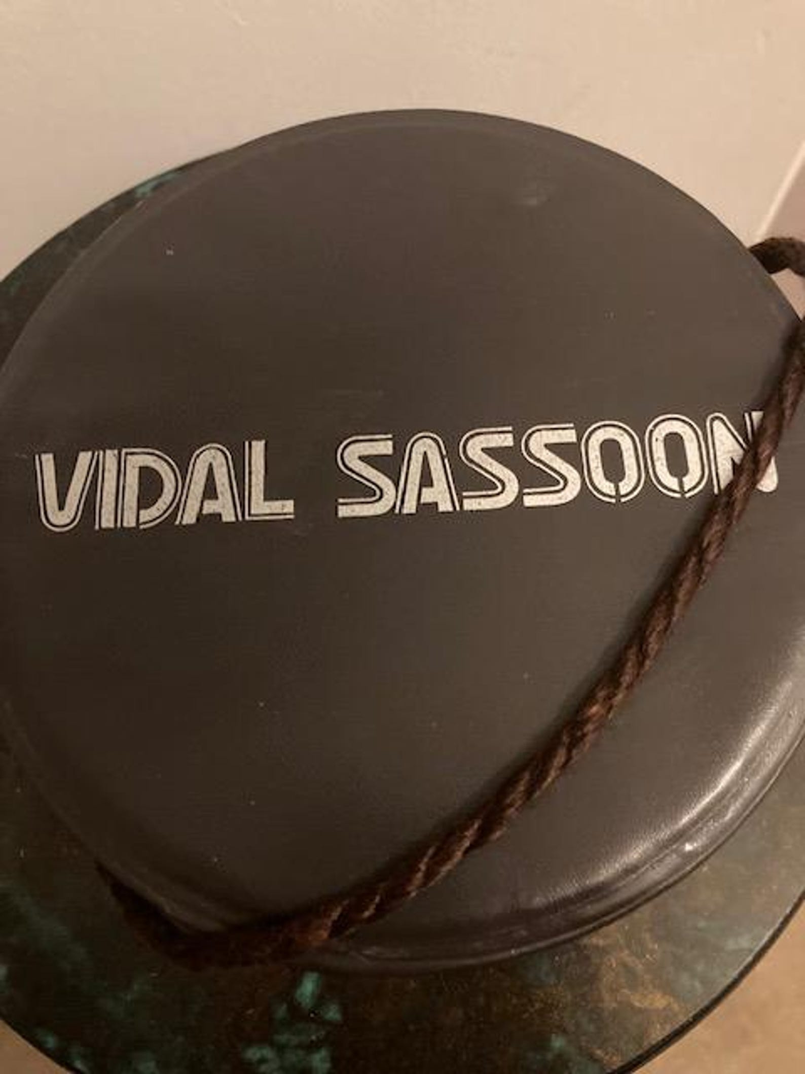 Vidal Sassoon Vintage (c. Late 60s to Mid 70s) Short Brown Suzy Wig in ...