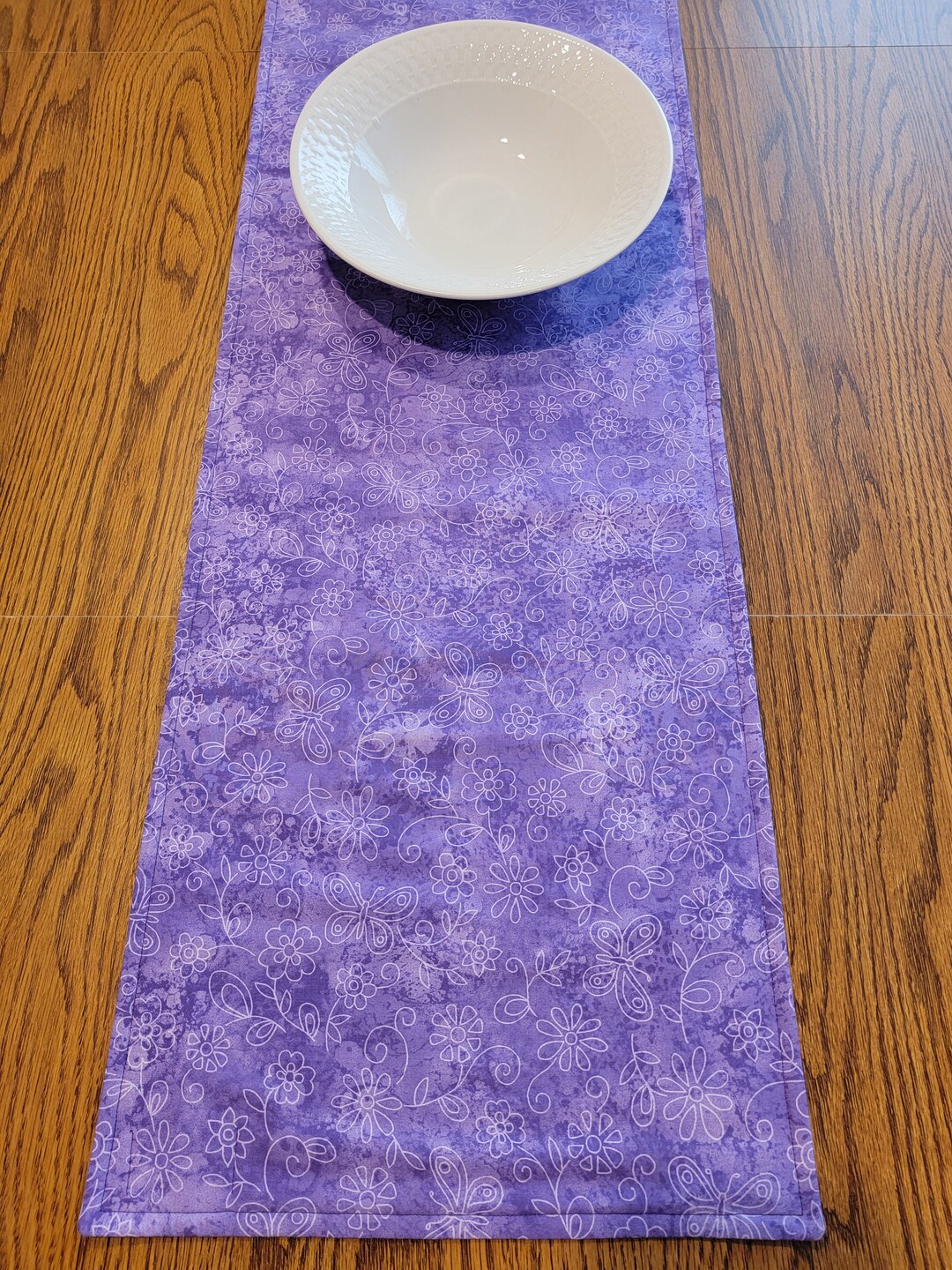 Summer Table Runner White Outlines of Butterflies Flowers on Purple ...