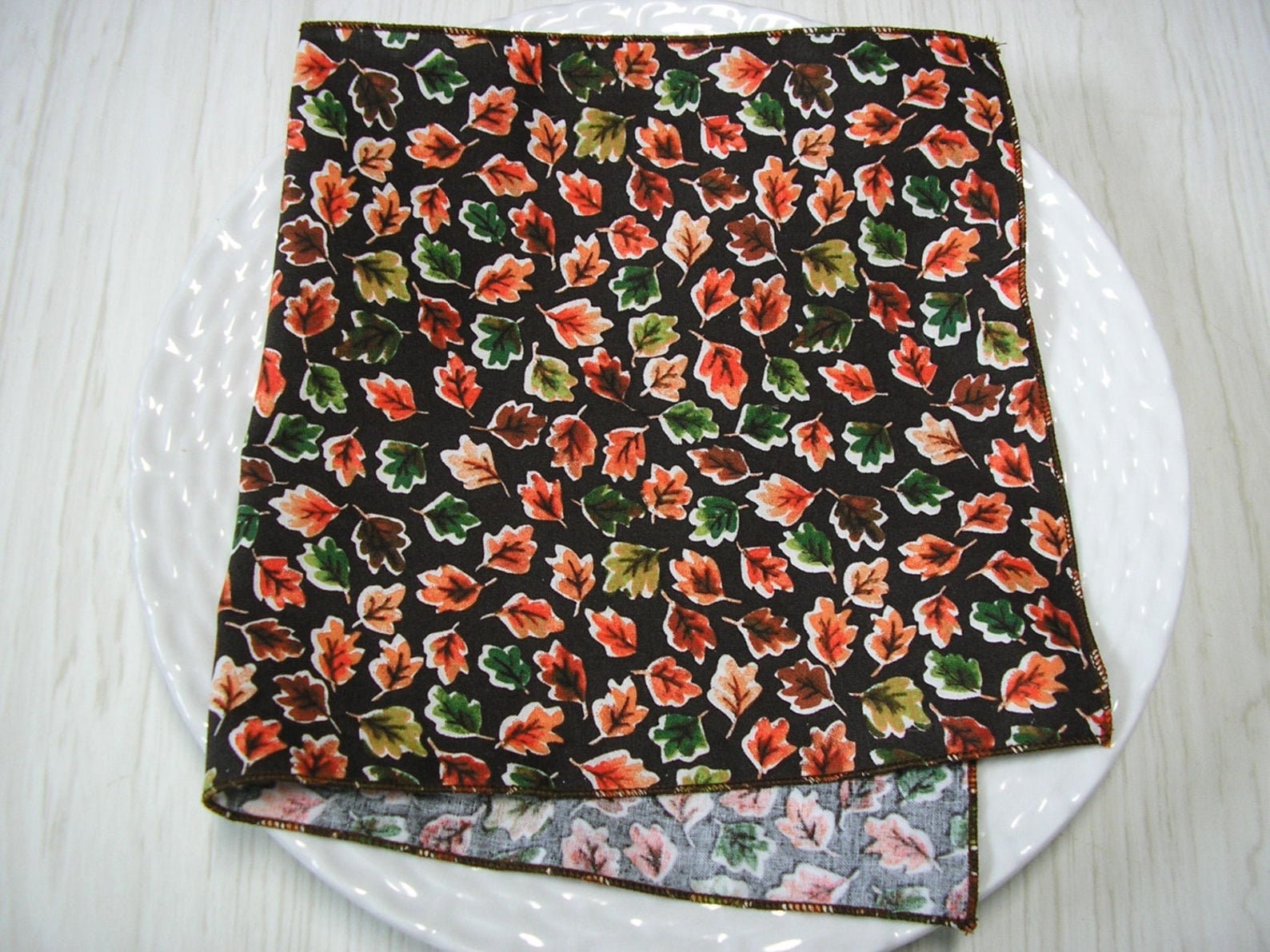 Fall Leaves Cloth Napkins Thanksgiving Autumn Dark Brown Dinner Lunch ...