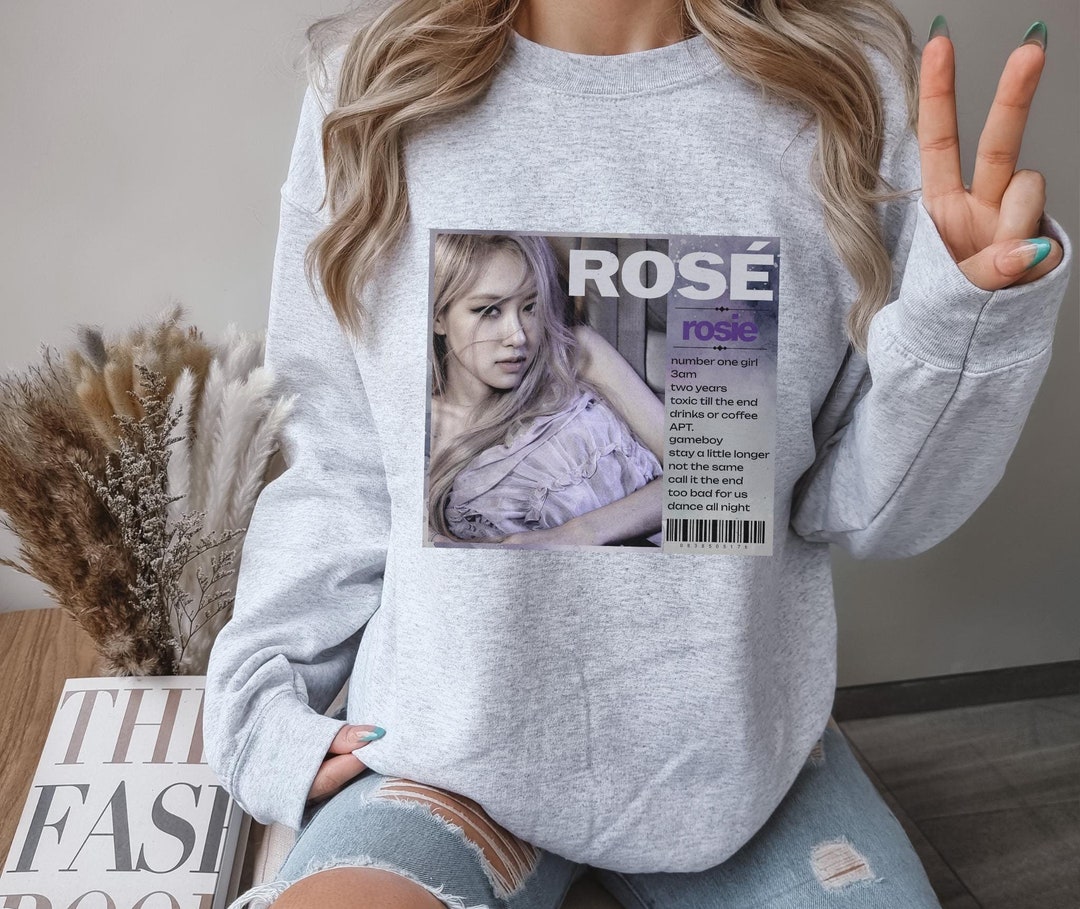 Singer Rosé Graphic Unisex Crewneck Sweatshirt. Pop Artist Rosé, Rosie ...